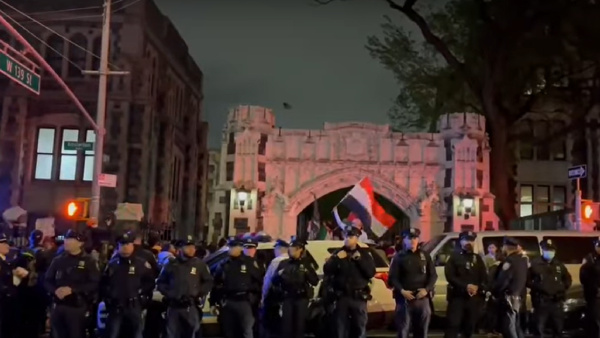 US: Riot Police Clash At Universities Amid Gaza Protests - See Full ...