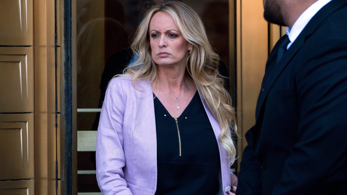 Stormy Daniels Wore Bulletproof Vest Due To Fear At Donald Trump's Hush ...