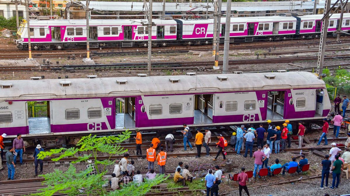 Central Mumbai Local Train: Main Line Services Disrupts, Signals System ...