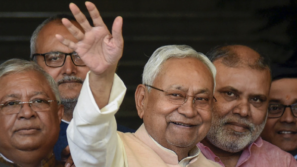 Funny Memes Explain Nitish Kumar's Situation As He Becomes Kingmaker ...