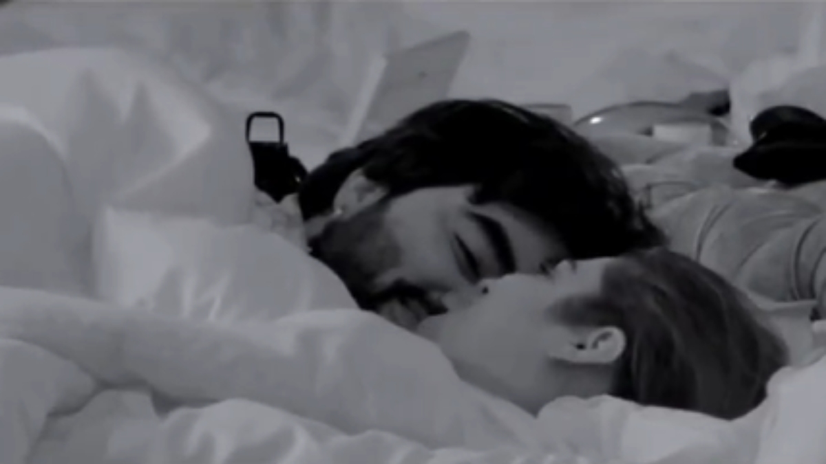 Armaan Malik And Kritika Malik's Intimate Video In Bigg Boss OTT 3: Jio Cinema Calls For Probe ...