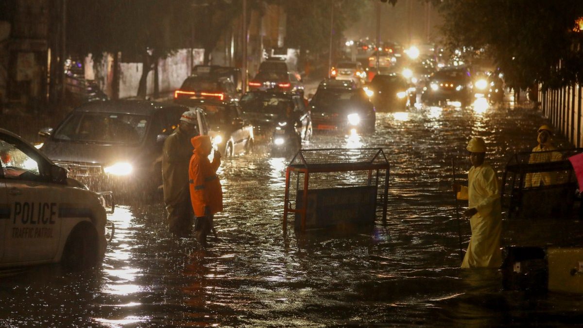 Heavy Rains Pound Hyderabad, Many Areas Waterlogged; Orange Alert ...