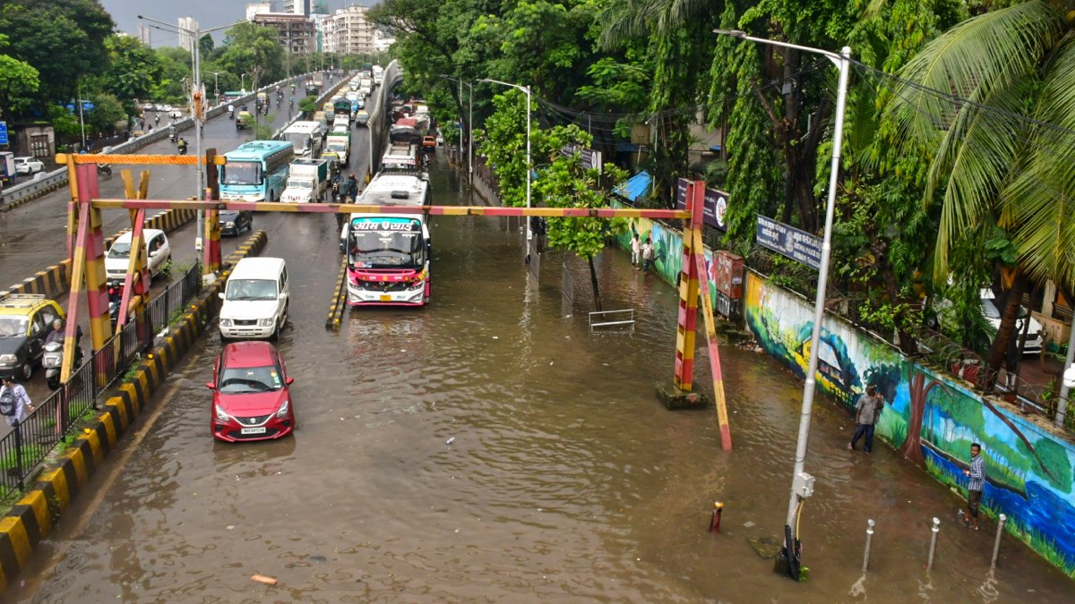 Mumbai Hit By Heaviest Rains Since 2019 Brings City To Standstill ...