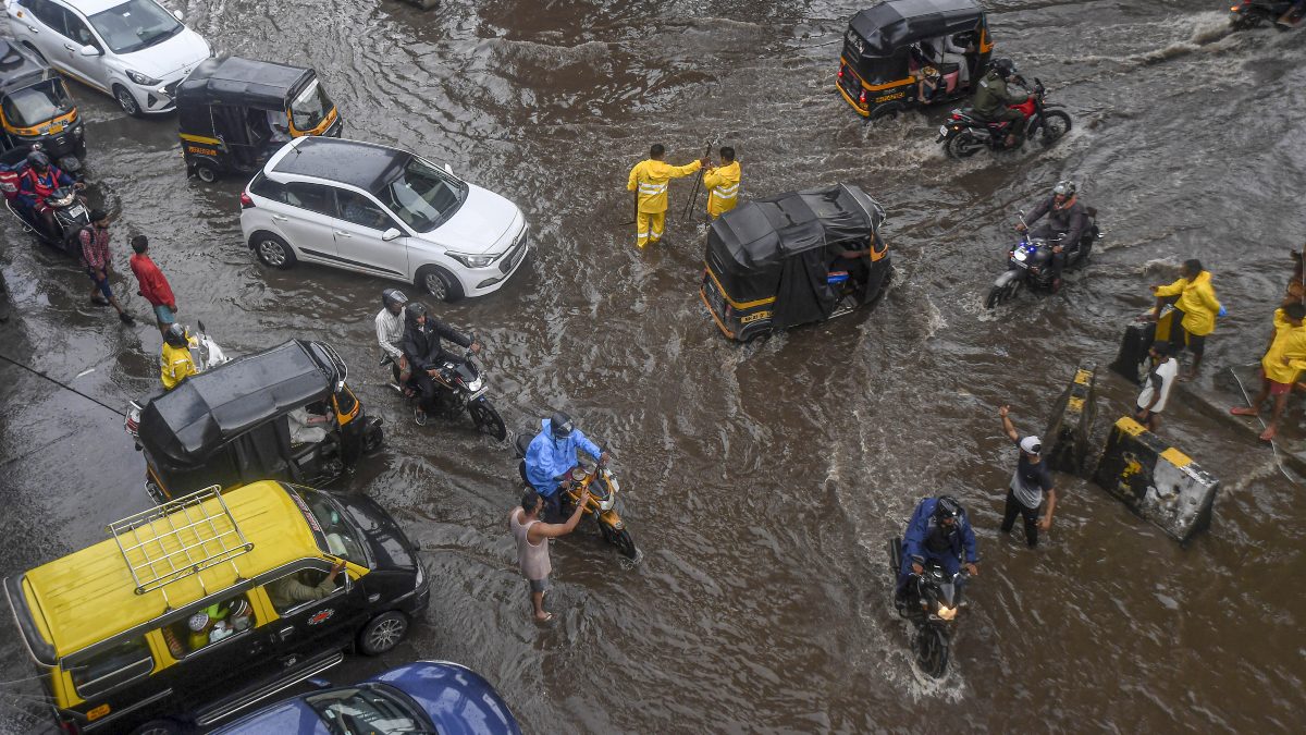 Mumbai Rains: Important Flood Safety Tips You Need To Know - Oneindia News