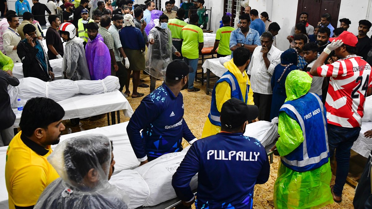 Wayanad Landslides Updates: Death Toll Crosses 160; Schools, Colleges ...