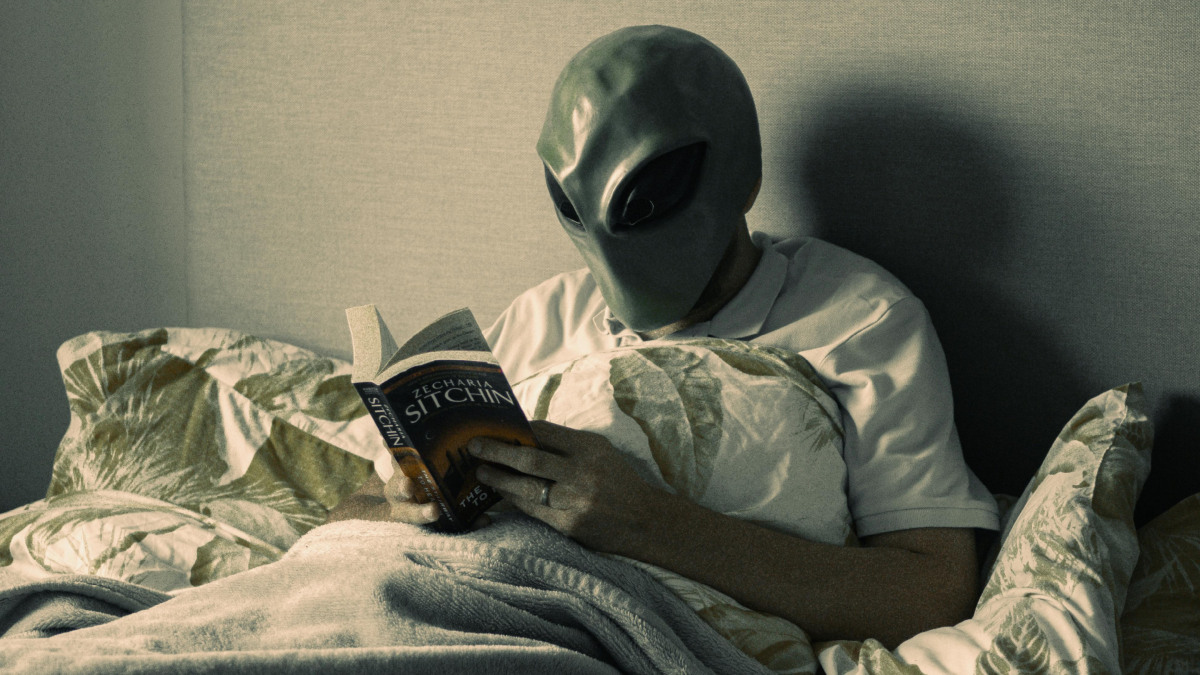 Ex-Pentagon Spy Claims Proof Of Alien Life: US Govt In Possession Of ...