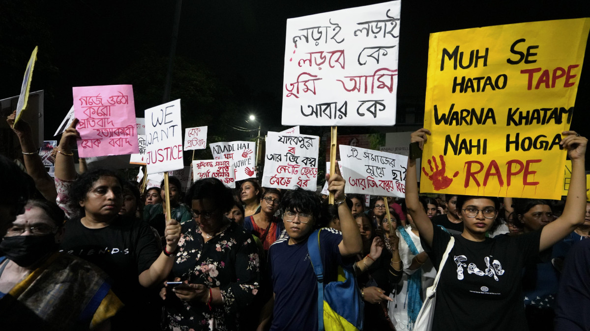 Kolkata Rape-Murder: 'Reclaim The Night' Protest Turns Ugly, Mob ...