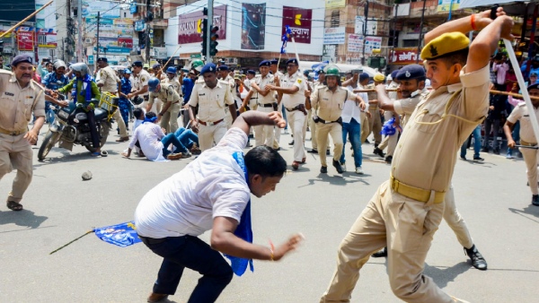 WATCH Viral Video | Patna SDM’s Surprise ‘Lathi’ Moment During Bharat ...