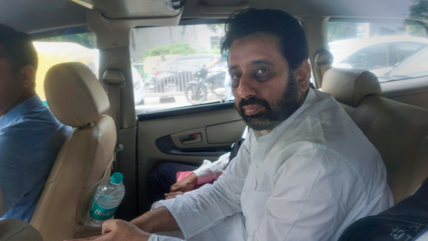 ED Arrests AAP MLA Amanatullah Khan After Marathon 6-Hour Intensive Questioning - Oneindia News