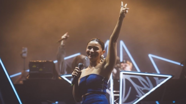 Alia Bhatt Shocks Fans With Surprise Appearance At Alan Walker’s ...