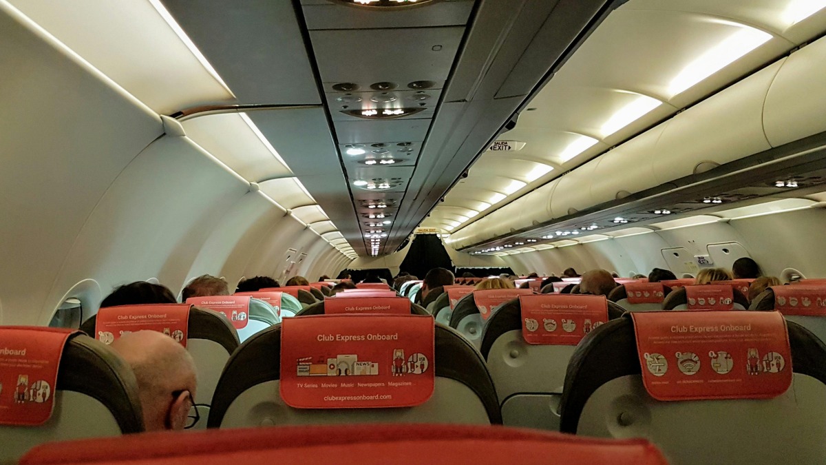 Bomb Threat On Your Flight? Here's What You Should Do As Passenger ...