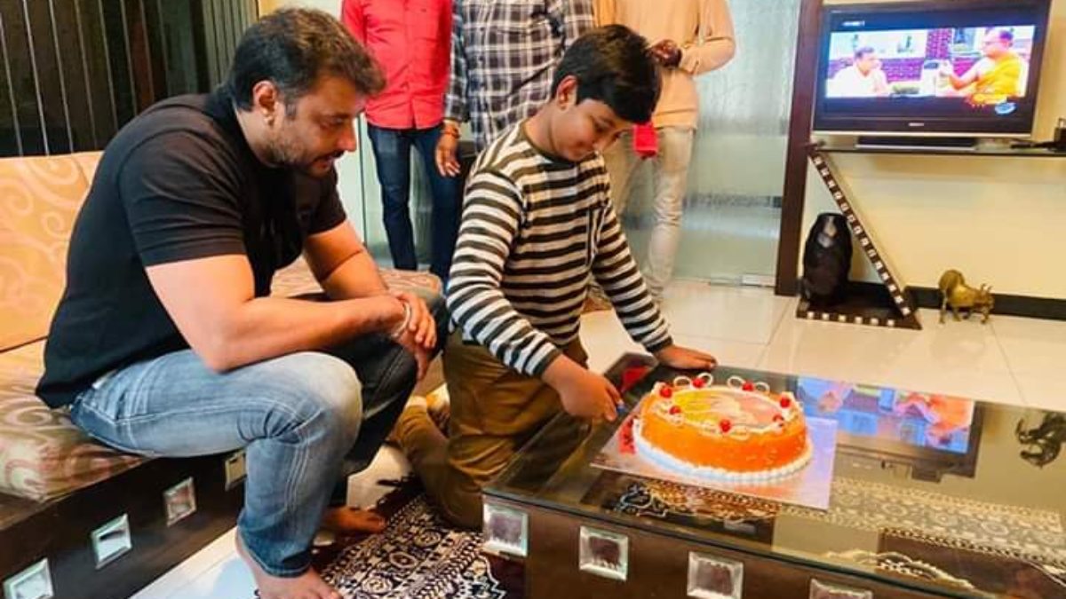 Kannada Actor Darshan's Son, Vineesh Thoogudeepa, Requests Fans Outside Hosakerehalli Residence ...