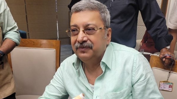 TMC MP Kalyan Banerjee Gets Angry In PAC Meeting On Waqf Bill, Breaks Glass Bottle; Suspended ...