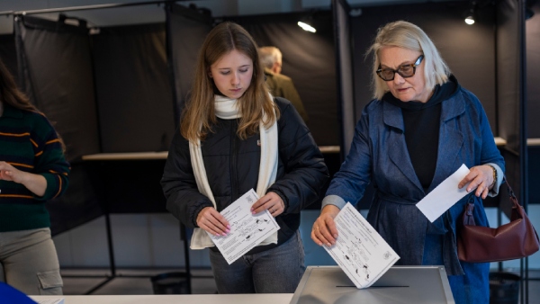 US Elections 2024: Early Voting Trends And Voter Preferences Explained ...