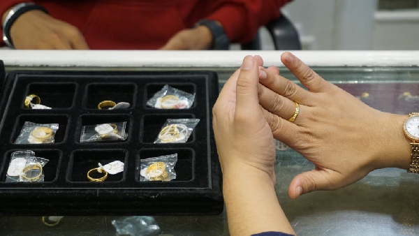 Why Gold Prices Are Falling In India But Rising Globally: 3 Key Factors ...