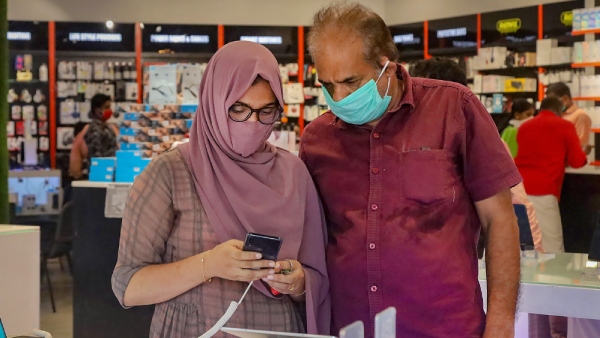 Centre Mandates IMEI Registration For Mobile Manufacturers, Importers ...