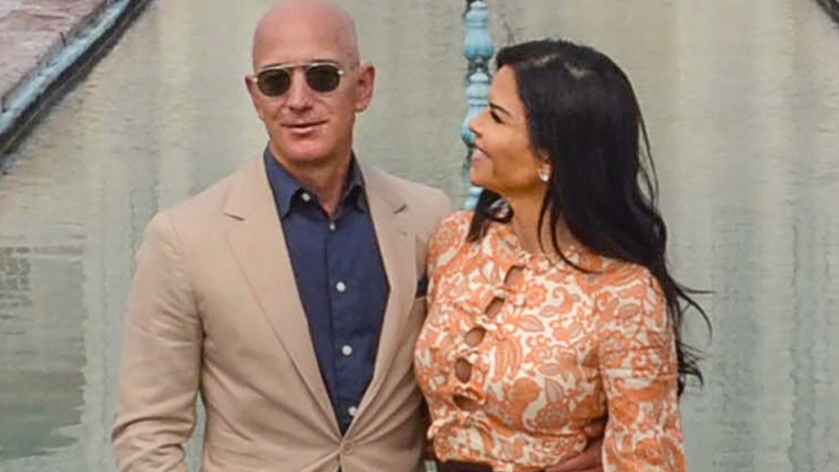 Amazon Founder Jeff Bezos, Fiancée Lauren Sanchez Plan Extravagant ...