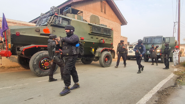 Five Terrorists Killed, Two Soldiers Injured As Encounter Breaks Out In J&K's Kulgam - Oneindia News