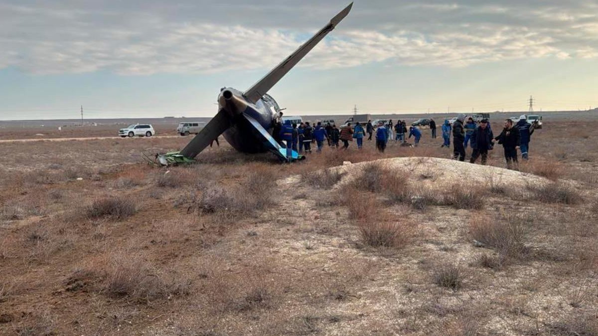 Analysis | What Caused The Azerbaijan Airlines Crash Near Aktau ...