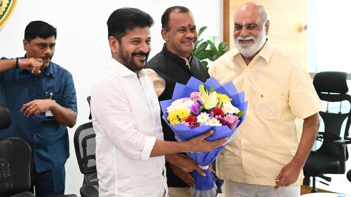Telangana CM Revanth Reddy Meets Telugu Actors Over Stampede Incident ...