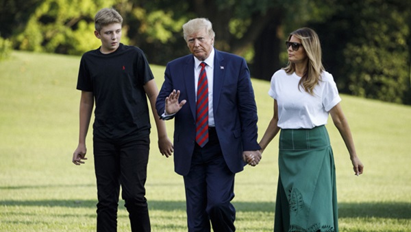 Who Is Barron Trump & What's His Height? Meet Donald Trump's Youngest ...
