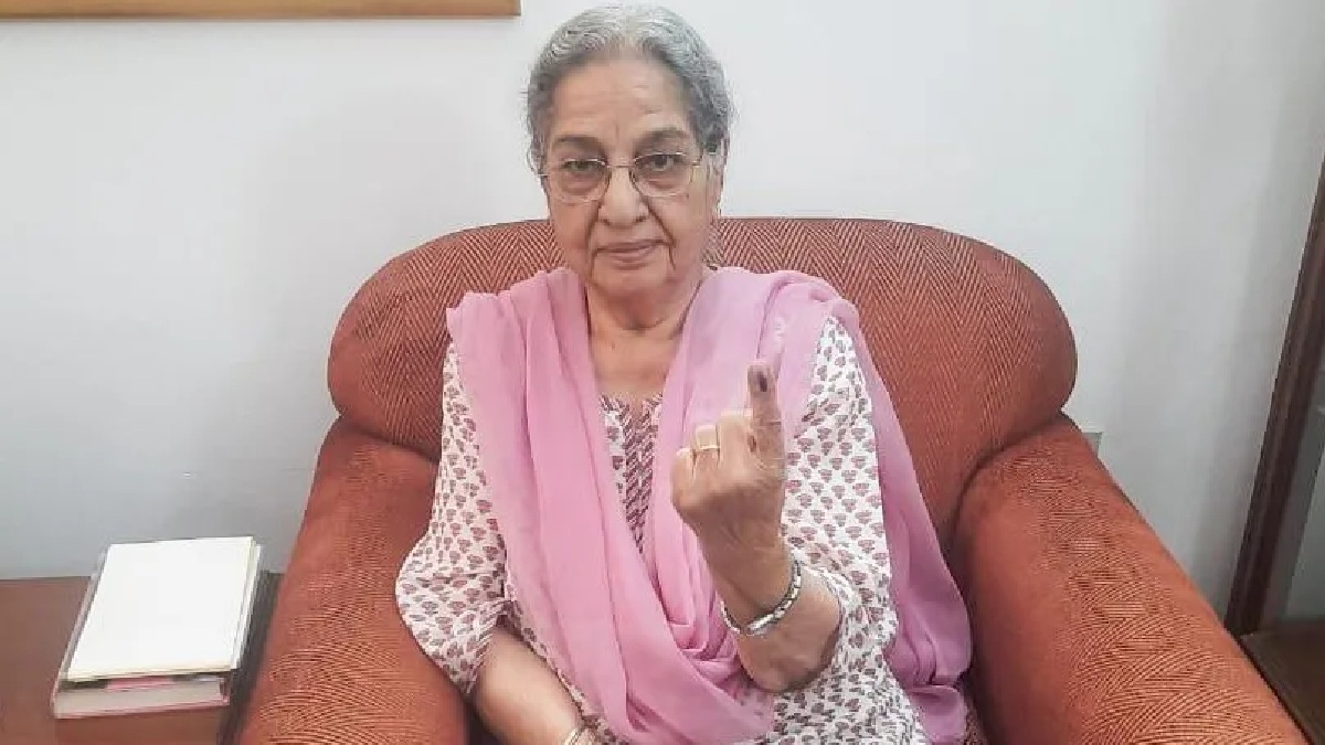 Delhi Polls 2025: Manmohan Singh's Wife, Murli Manohar Joshi Cast Votes ...