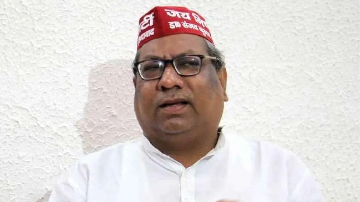 Uttar Pradesh: Nishad Party Chief Sanjay Nishad's Convoy Vehicle ...