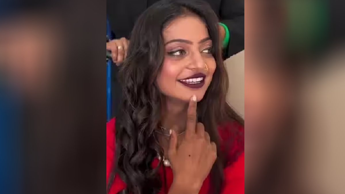 Monalisa, Mahakumbh Viral Girl, Set To Enter Bollywood, This Ace Director Likely To Giver Her ...