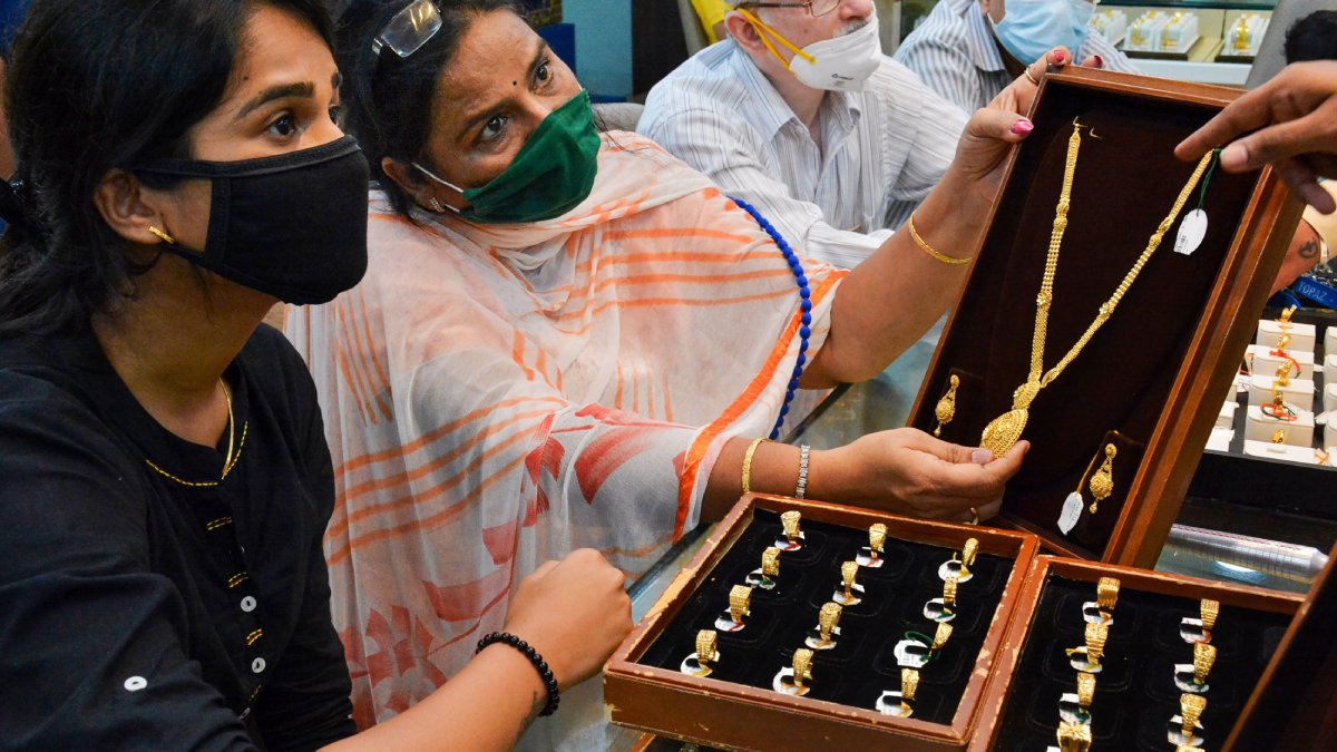 Gold Today Rate, 22 April: Check 18, 22 and 24 Carat Gold Prices ...