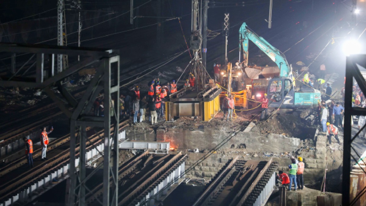 Mumbai Local Trains To Run Slow On Bandra-Mahim Stretch Amid Bridge ...