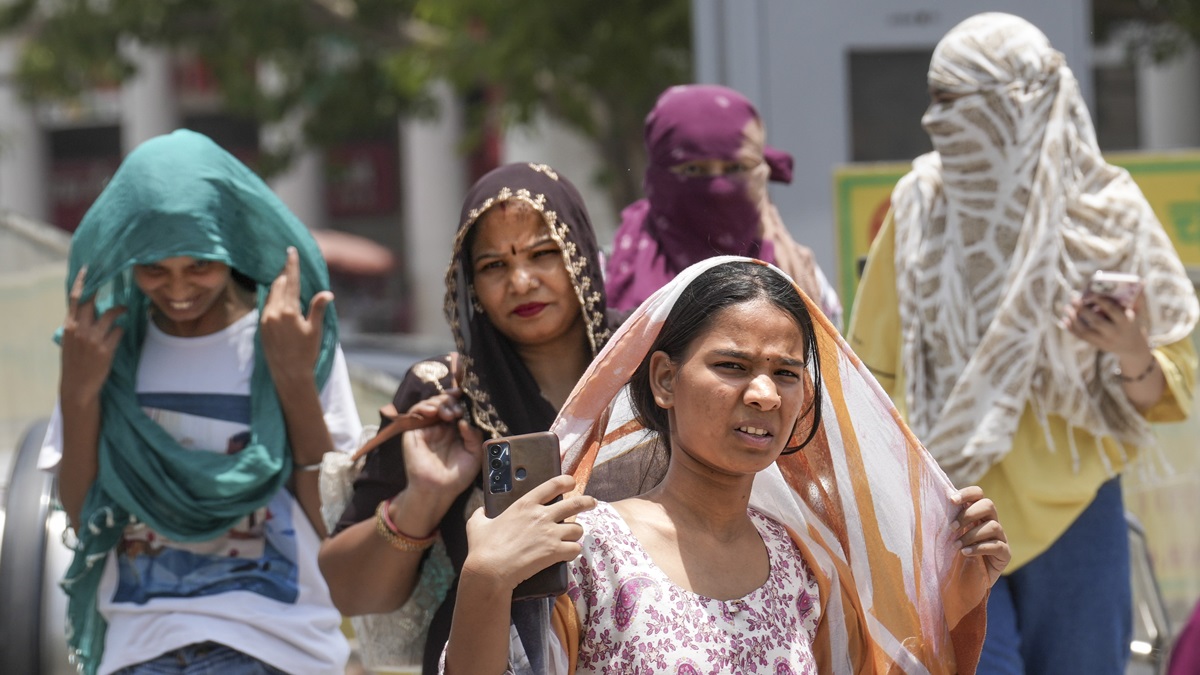Tamil Nadu Weather: 6 Districts Boils At Over 38°C; Karur Touches 39.5 ...