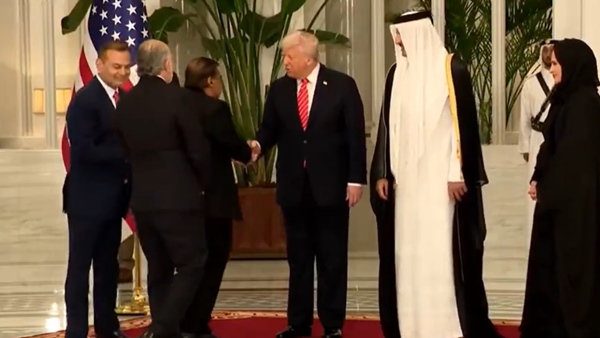 Reliance Chairman Mukesh Ambani Meets US President Donald Trump In Doha ...