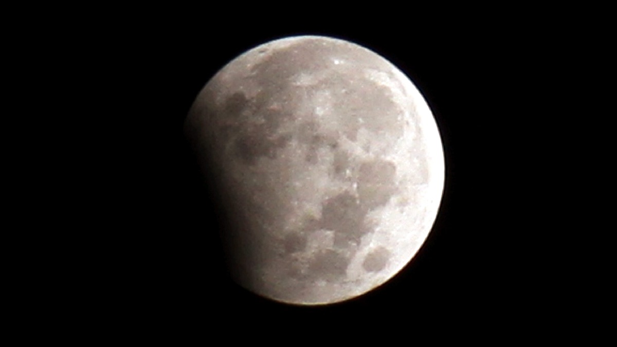 Lunar Eclipse 2025 (Chandra Grahan) Today Live Updates: Blood Moon ...