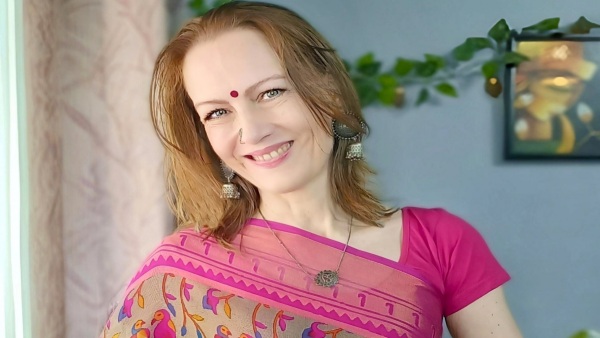 Suzanne Bernert Embraces Navaratri With Stunning Saree - Oneindia News