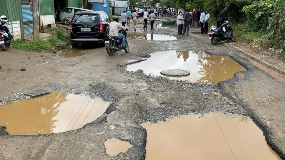 Poor Roads In Bengaluru Claims Life Of Young Techie Priyanka - Oneindia News