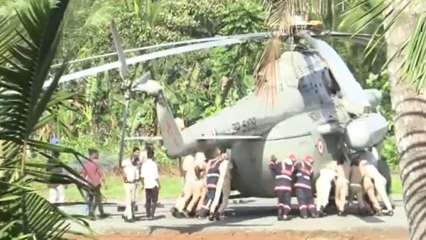 Watch: Dramatic Moment Helipad Sinks Under President Murmu's Chopper in ...