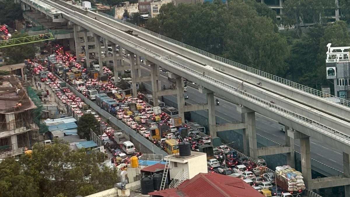 Bengaluru ORR Traffic Jam: BMTC Bus Breakdown Near Ecospace Causes Massive Congestion - Oneindia ...