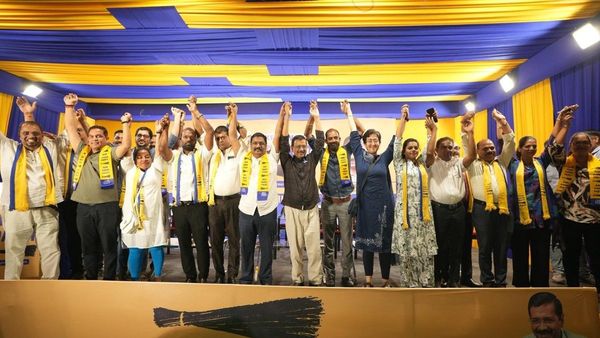 AAP Goa Rally: Wave of Change Sweeps Goa as Massive Crowd Gathers at Betalbatim Rally - Oneindia ...