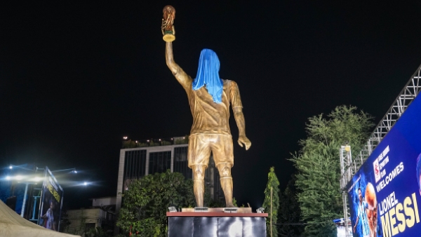 Lionel Messi India Tour: Kolkata Unveils 70-Foot Statue Ahead Of ...