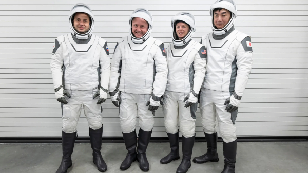 NASA Plans Early Return of Astronauts After Medical Emergency on Space ...