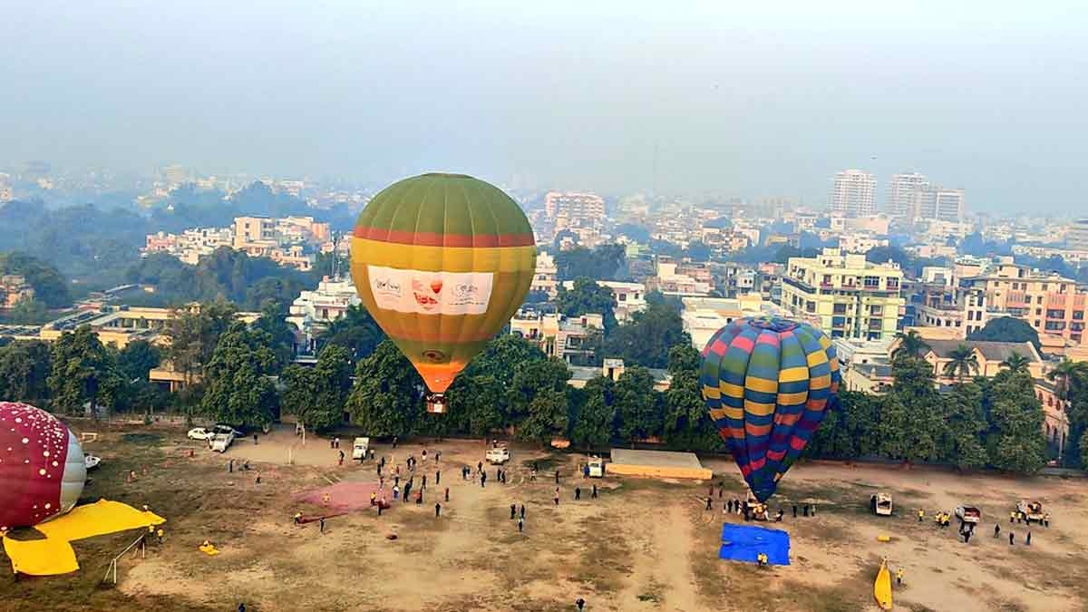 Major Accident Prevented as Hot Air Balloon Makes Emergency Landing Near Ibrahim Bagh Lake ...