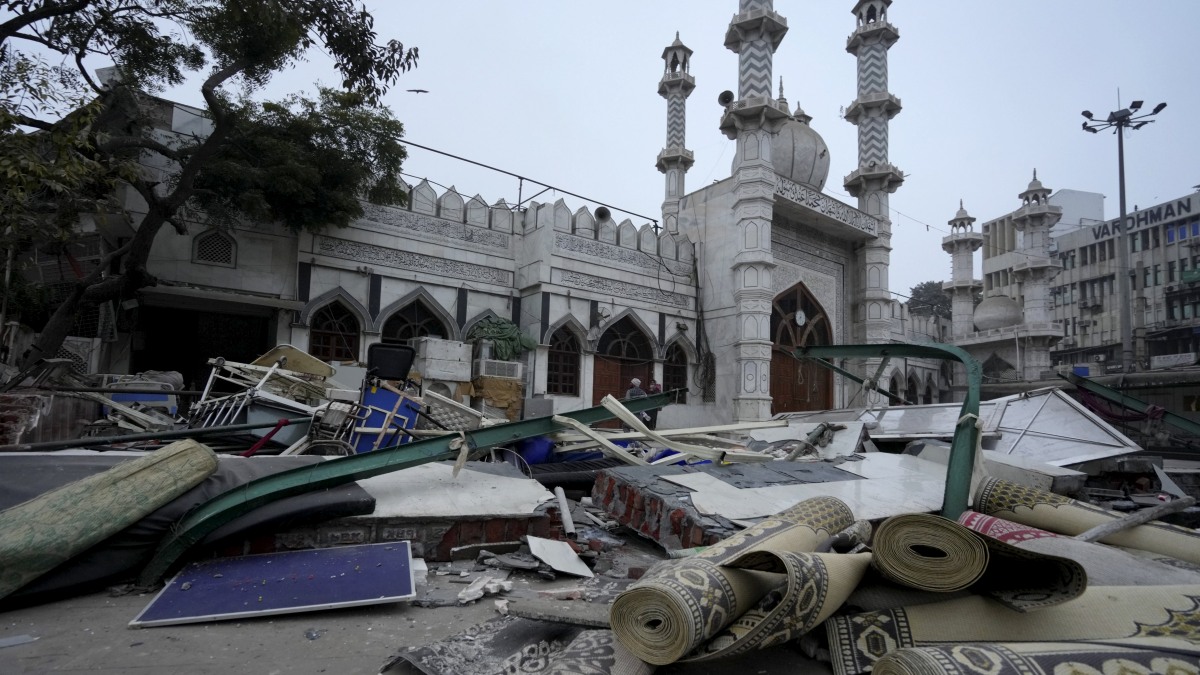 Demolition Drive Near Faiz-e-Elahi Masjid: Stones Thrown At Cops; 5 Injured - Oneindia News