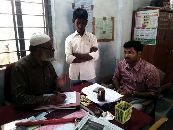 ತಂದೆಯ ಜೊತೆ ಕೂಲಿ ಮಾಡುತ್ತಿದ್ದ ಬಾಲಕ ಶಾಲೆ ಸೇರಿದ | Koppal ZP CEO rescued ...