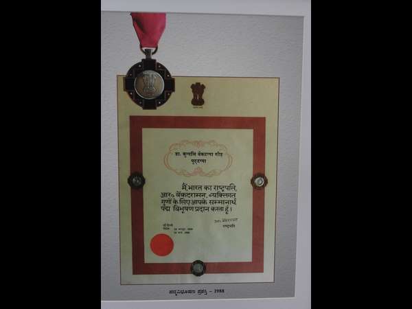 ವರನಟ ರಾಜ್ ಜೊತೆ ರಾಷ್ಟ್ರಕವಿ ಕುವೆಂಪು: ಮತ್ತಷ್ಟು ಅಪರೂಪದ ಚಿತ್ರ | Bengaluru ...