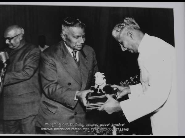 ವರನಟ ರಾಜ್ ಜೊತೆ ರಾಷ್ಟ್ರಕವಿ ಕುವೆಂಪು: ಮತ್ತಷ್ಟು ಅಪರೂಪದ ಚಿತ್ರ | Bengaluru ...