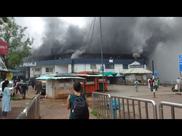 ಗೋವಾದ ಕದಂಬ ಬಸ್ ನಿಲ್ದಾಣದಲ್ಲಿ ಬೆಂಕಿ; ಕೋಟಿಗೂ ಅಧಿಕ ನಷ್ಟ | Massive Fire ...