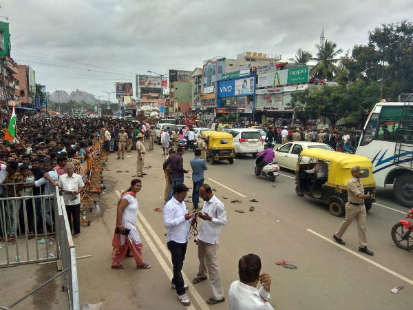 ರಾಮನಗರದಲ್ಲಿ ದರ್ಶನ್ ನೋಡಲು ಜನವೋ ಜನ, ಲಾಠಿ ರುಚಿ ಕಂಡ ಅಭಿಮಾನಿಗಳು | Darshan ...