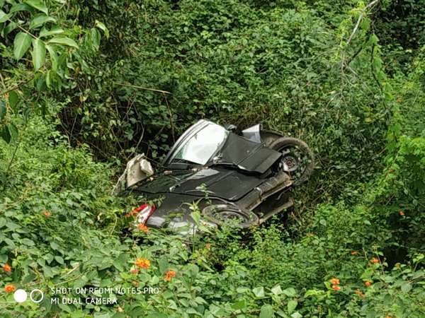 ಅಪಘಾತದಲ್ಲಿ ಕಂದರದೊಳಗೆ ಬಿದ್ದು ಸತ್ತ ಸ್ನೇಹಿತರ ಸುಳಿವು ಕೊಟ್ಟಿದ್ದು ಮೊಬೈಲ್ ಕರೆ ...