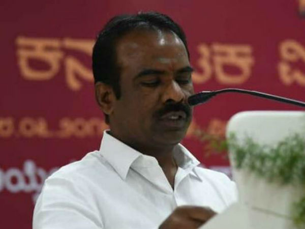 'ಯಾರೂ ಎಂಪಿ, ಎಂಎಲ್‌ಎ ಟಿಕೆಟ್ ಕೇಳಬಾರದೇ ರೇವಣ್ಣ?' | N Ravi Kumar condemns ...