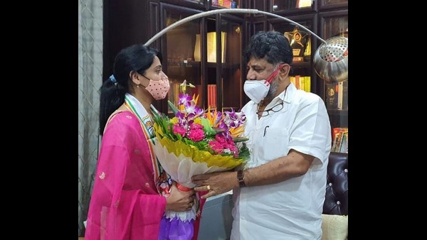 Kusuma H: ಕುಸುಮಾ ಬಯೊಡೇಟಾದಲ್ಲಿ ಪತಿ ದಿ. ಡಿ.ಕೆ. ರವಿ ಪ್ರಸ್ತಾಪವೇ ಇಲ್ಲ ...